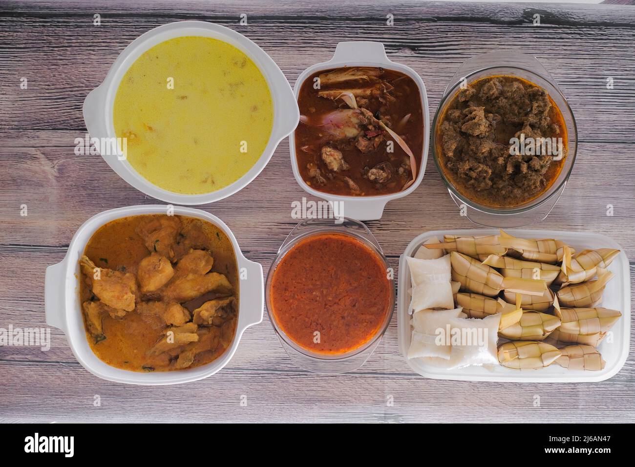 " Ketupat , Rendang, Kuah Kacang & Asam Pedas Tetel" . Traditional ...