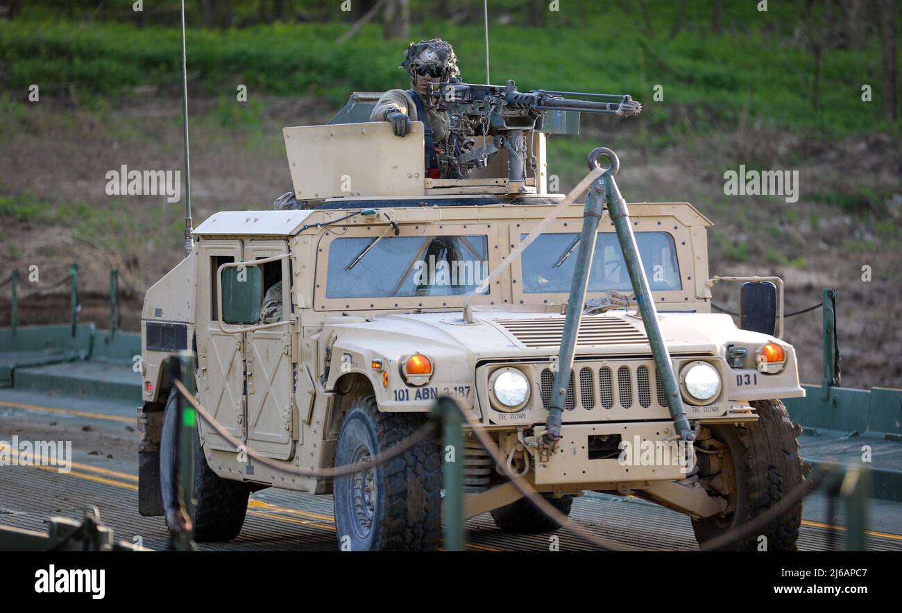 Soldiers with the 3rd Battalion, 187th Infantry Regiment, 3rd Brigade ...