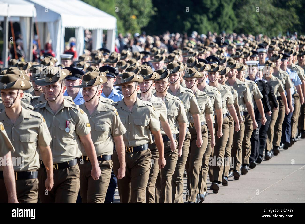 Melbourne Australia: Anzac Day parade at Shrine of Remembrance. ANZAC ...