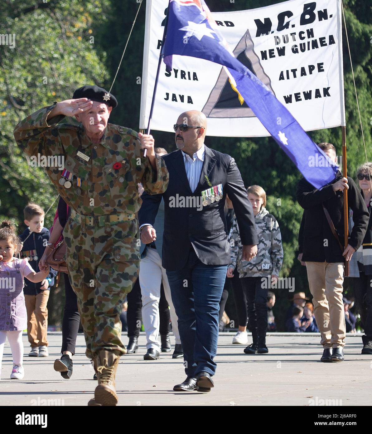 Melbourne Australia: Anzac Day parade at Shrine of Remembrance. ANZAC ...