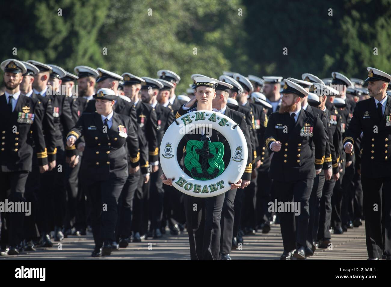 Melbourne Australia: Anzac Day parade at Shrine of Remembrance. ANZAC ...