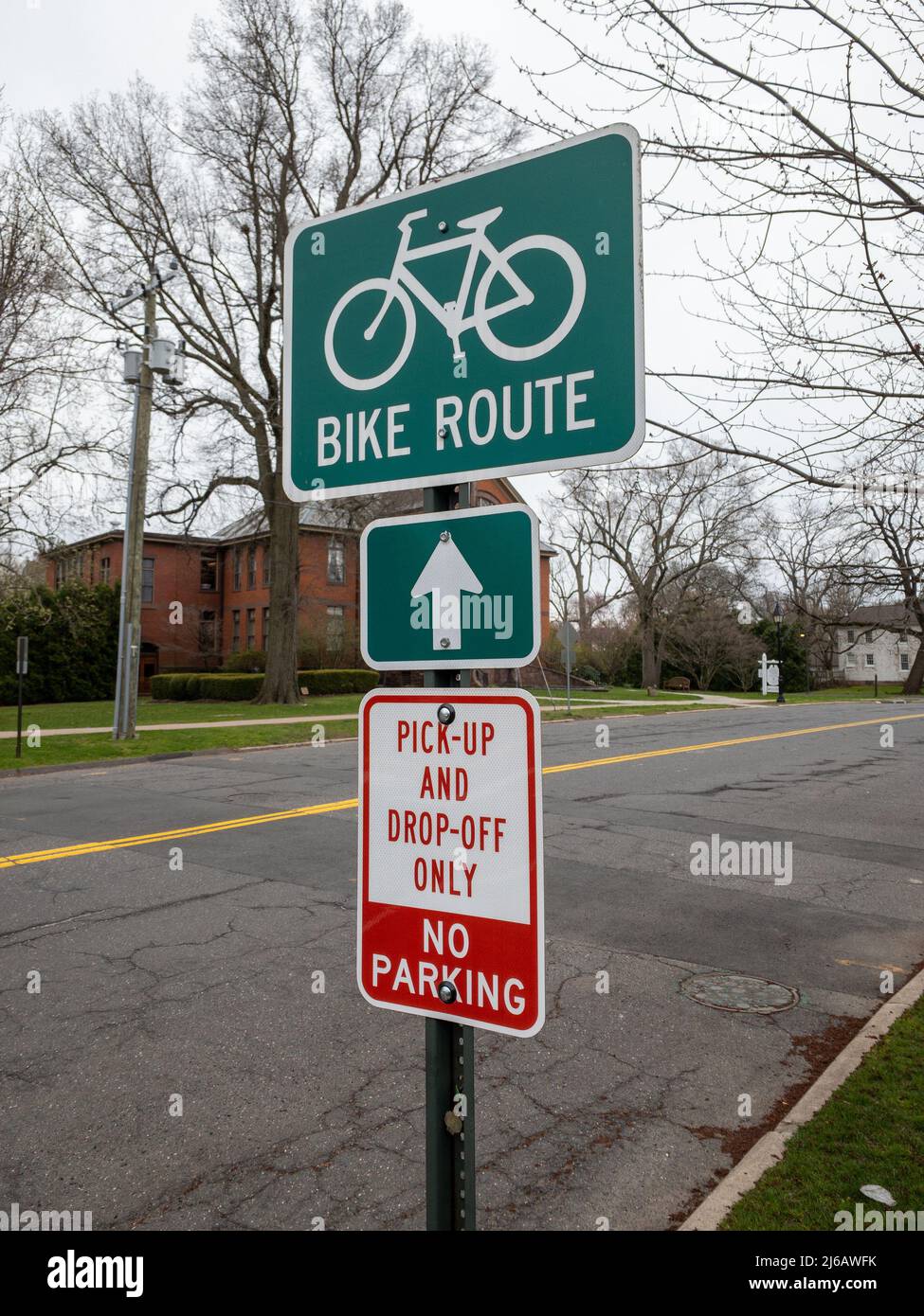 Bike Route Road Sign Stock Photo - Alamy
