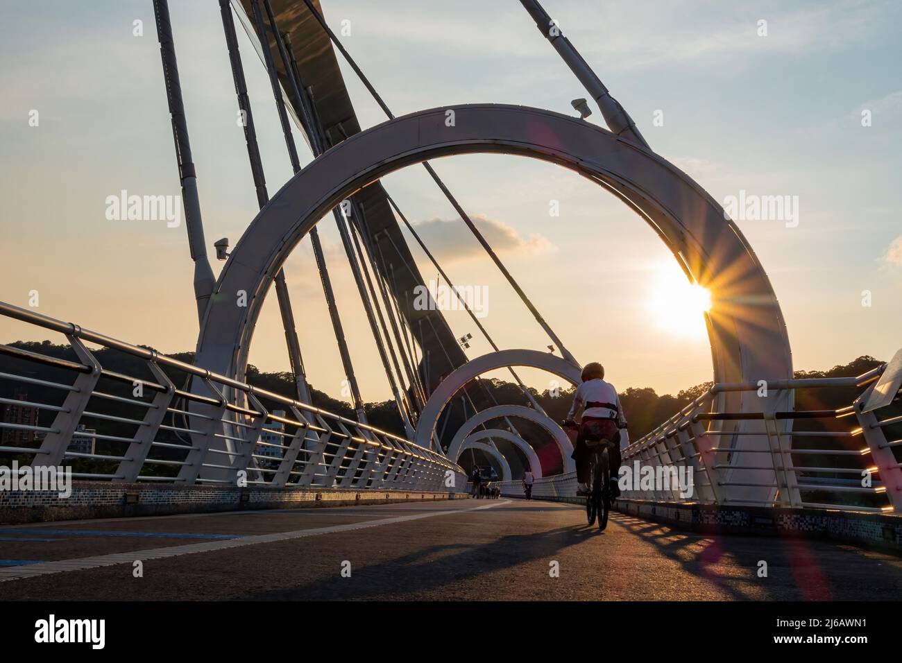Sunset Twilight view of the Yangguang Bridge at Taipei, Taiwan Stock ...