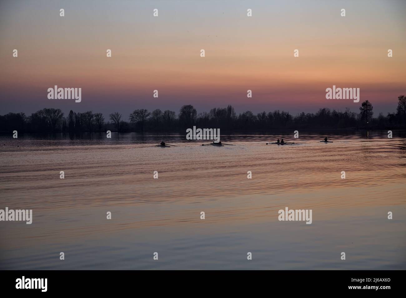 Italian canoes hi-res stock photography and images - Alamy