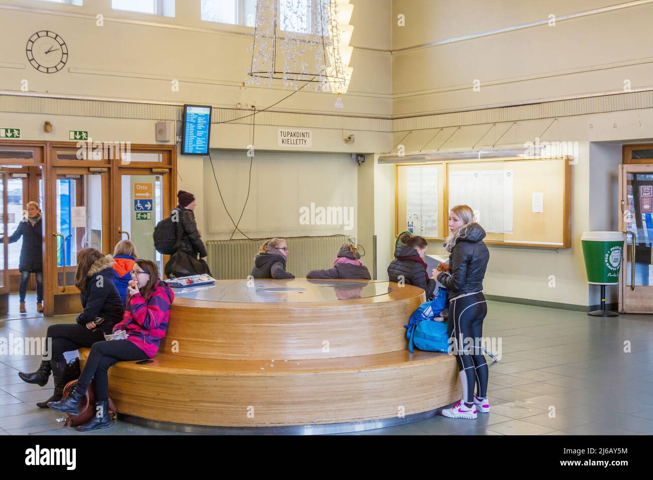Bus station waiting room hi-res stock photography and images - Alamy