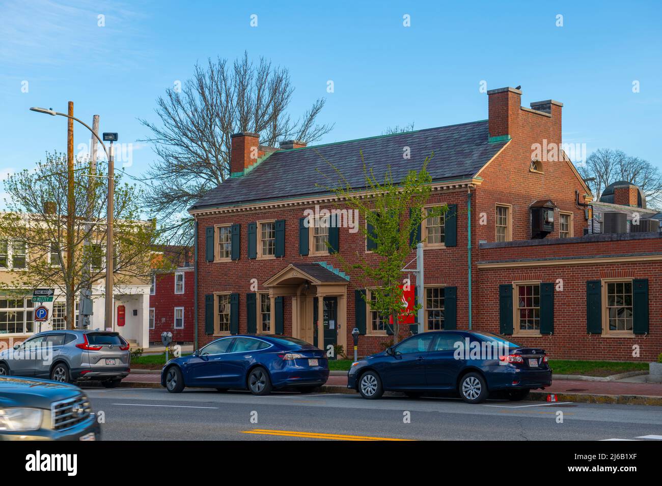 Santander Bank in a historic building on 1822 Massachusetts Avenue in ...