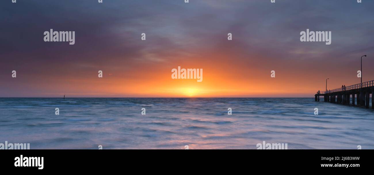 Wooden pier sunset seascape hi-res stock photography and images - Alamy