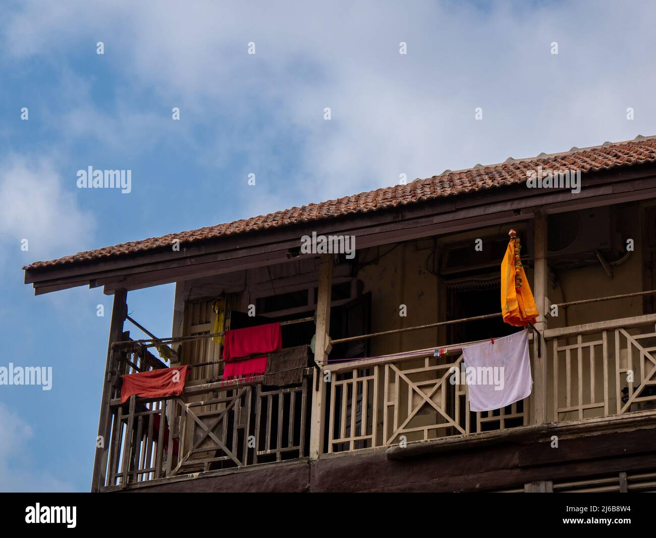 Indian chawls hi-res stock photography and images - Alamy