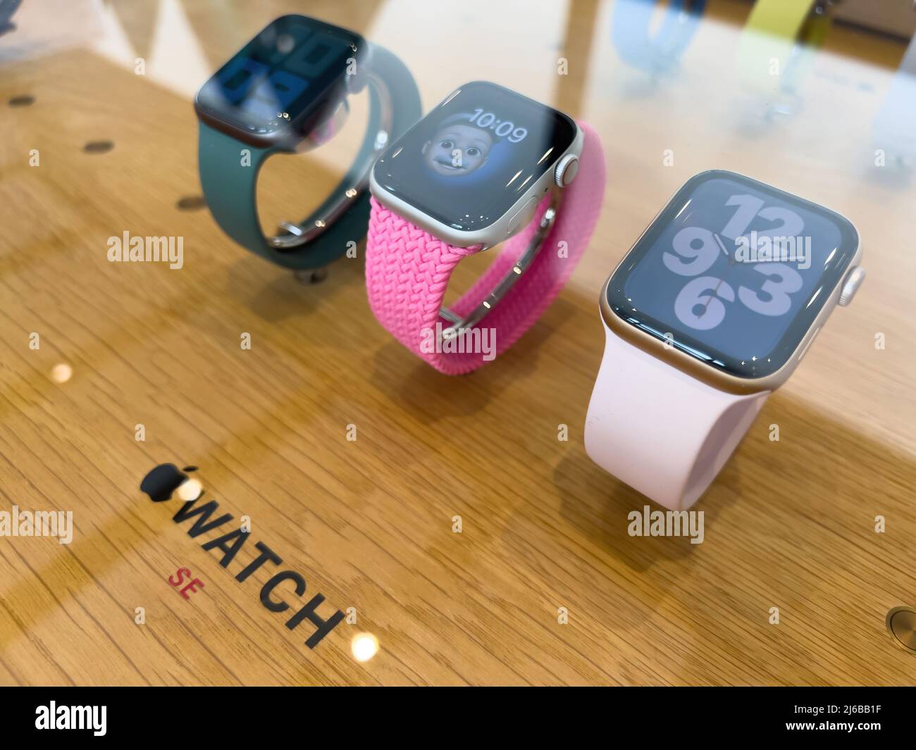 Pay mode hi-res stock photography and images - Alamy
