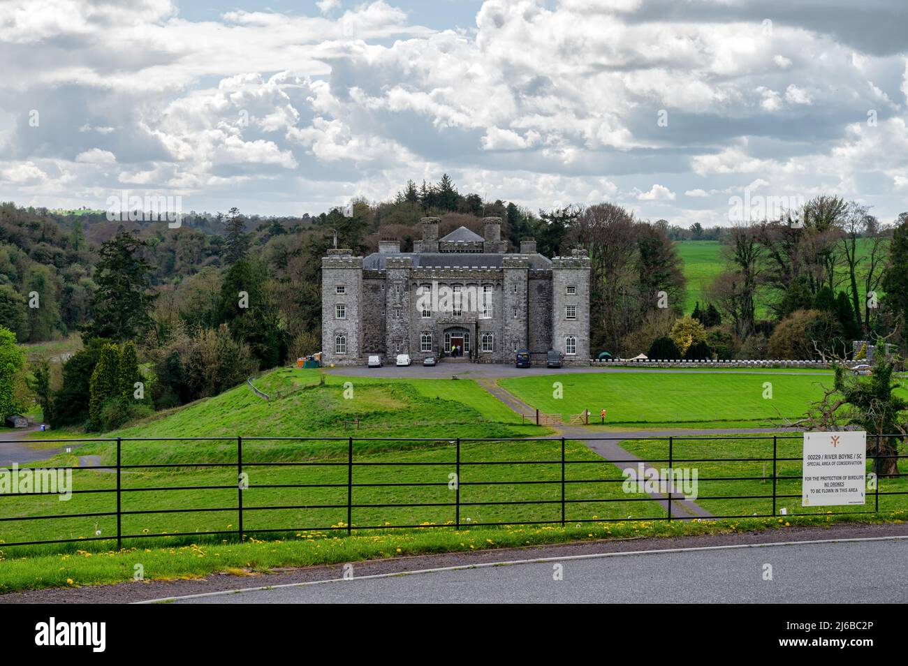 Slane castle sign hi-res stock photography and images - Alamy