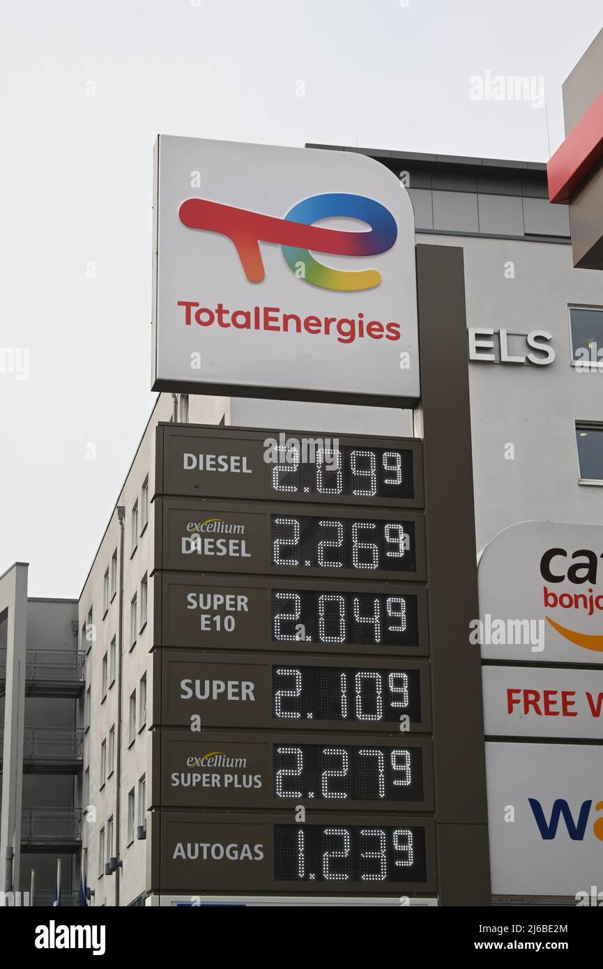 29 April 2022, North Rhine-Westphalia, Cologne: A board with the ...