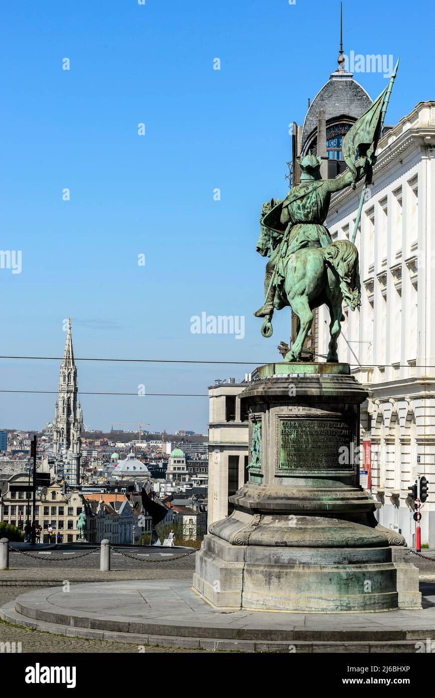 Royal Square - Statue of Godefroid de Bouillon first leader of the ...