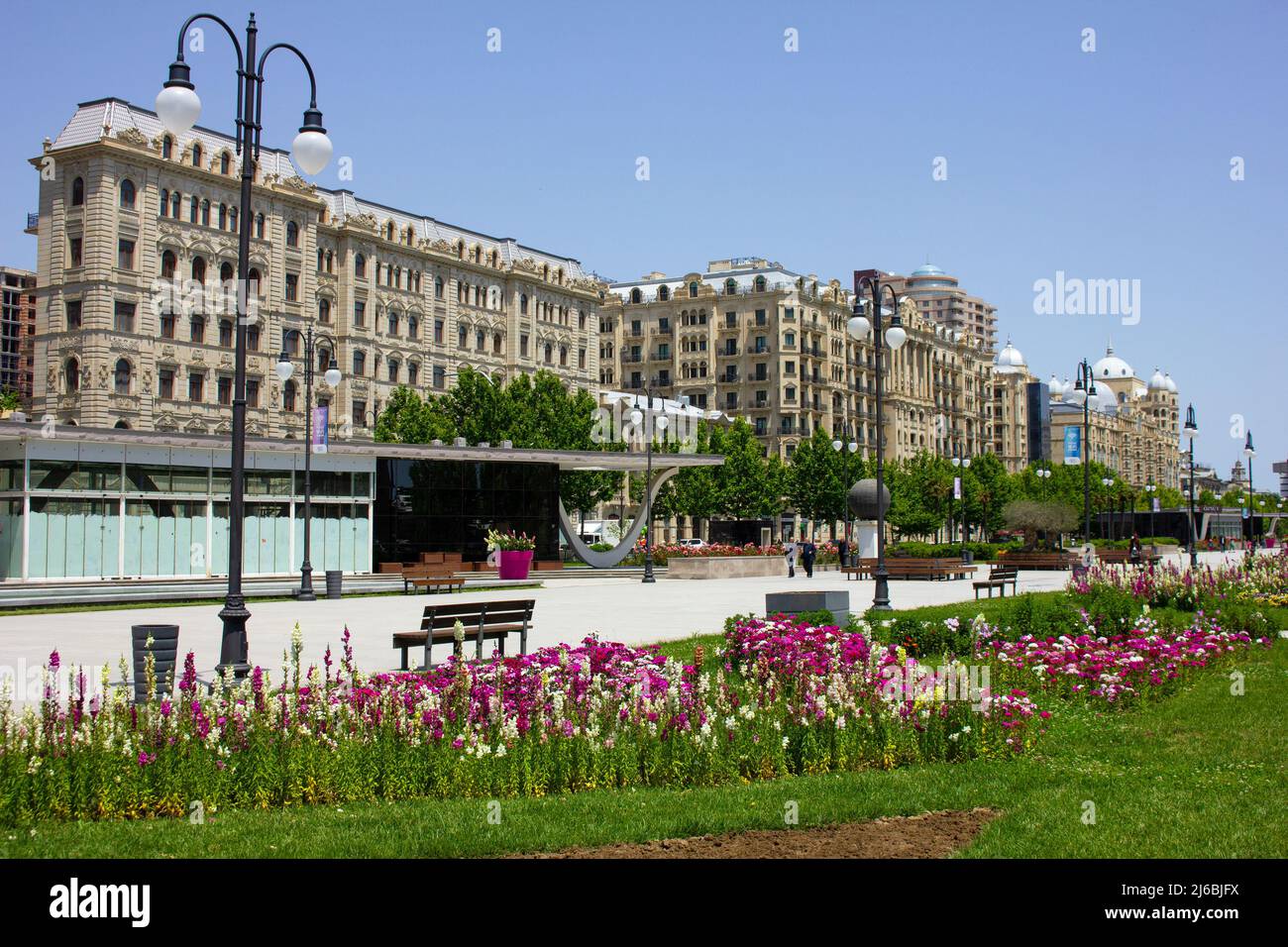 Baku street view hi-res stock photography and images - Alamy