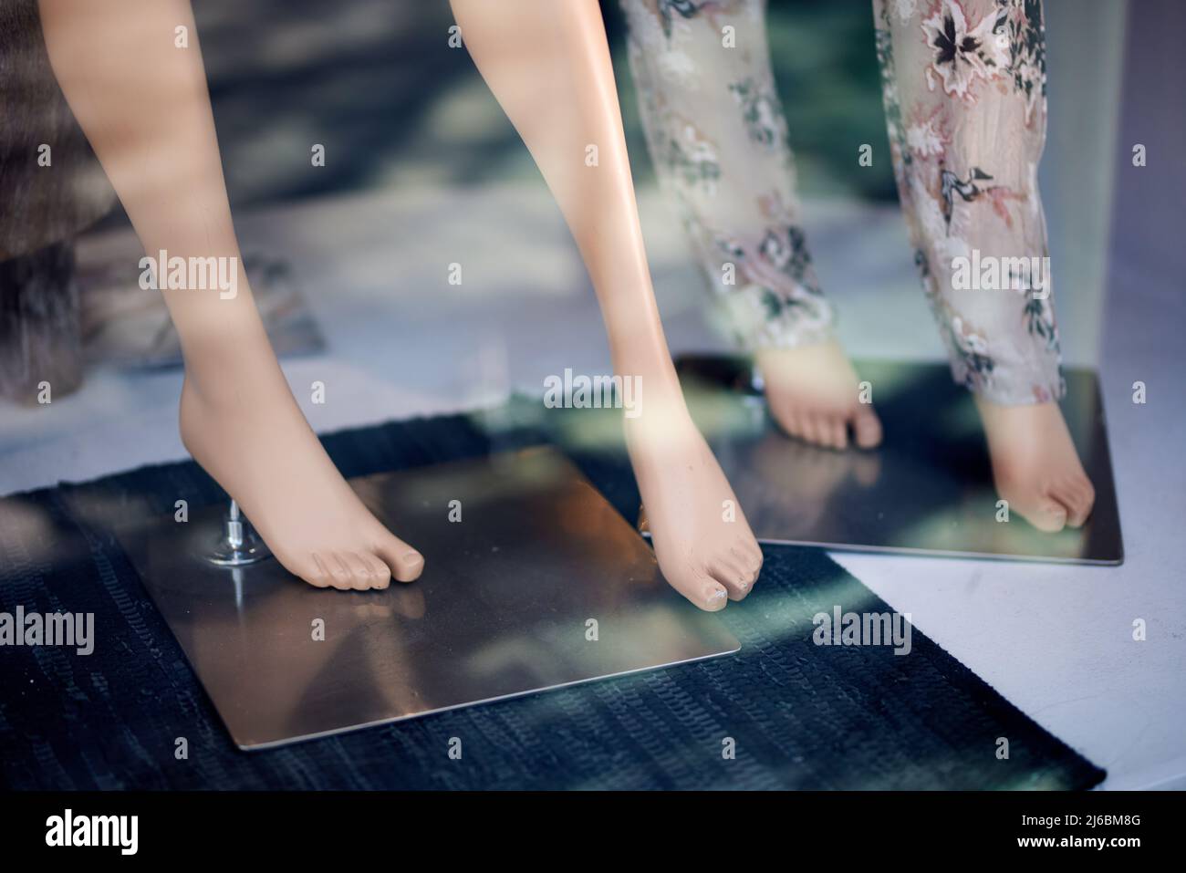 Feet of mannequins hi-res stock photography and images - Alamy