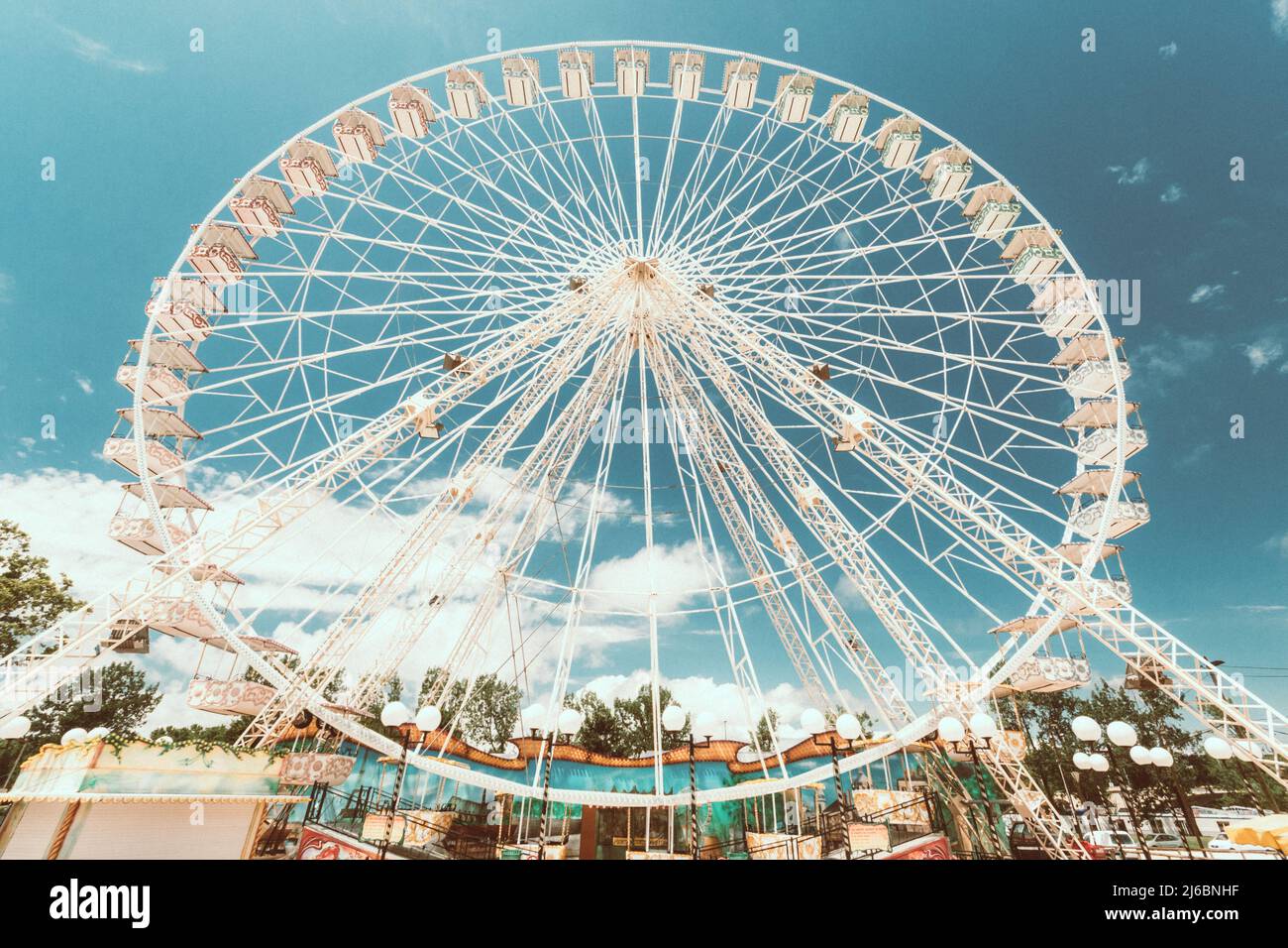 Ferris wheel of fair and amusement park Stock Photo - Alamy