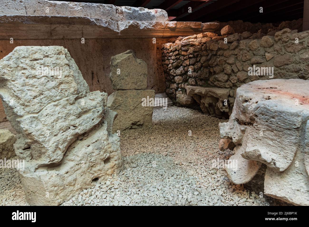 Italic temple hi-res stock photography and images - Alamy