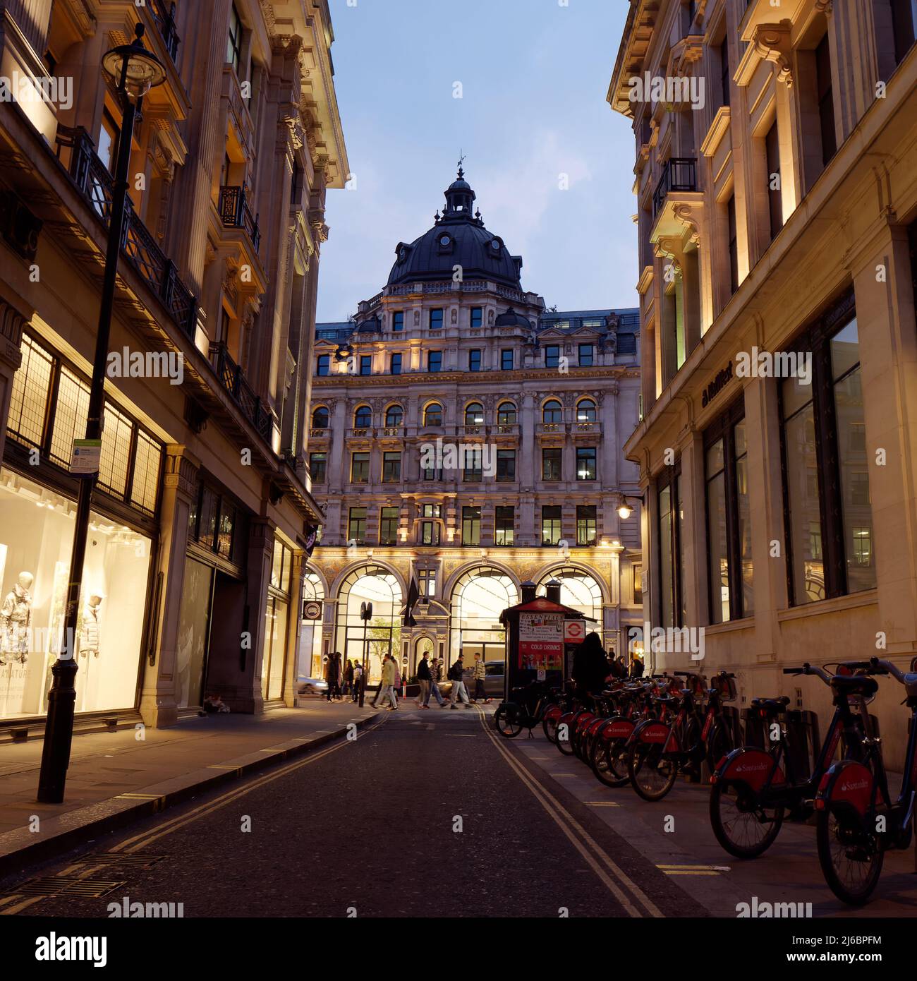 Santander cycles and night hi-res stock photography and images - Alamy