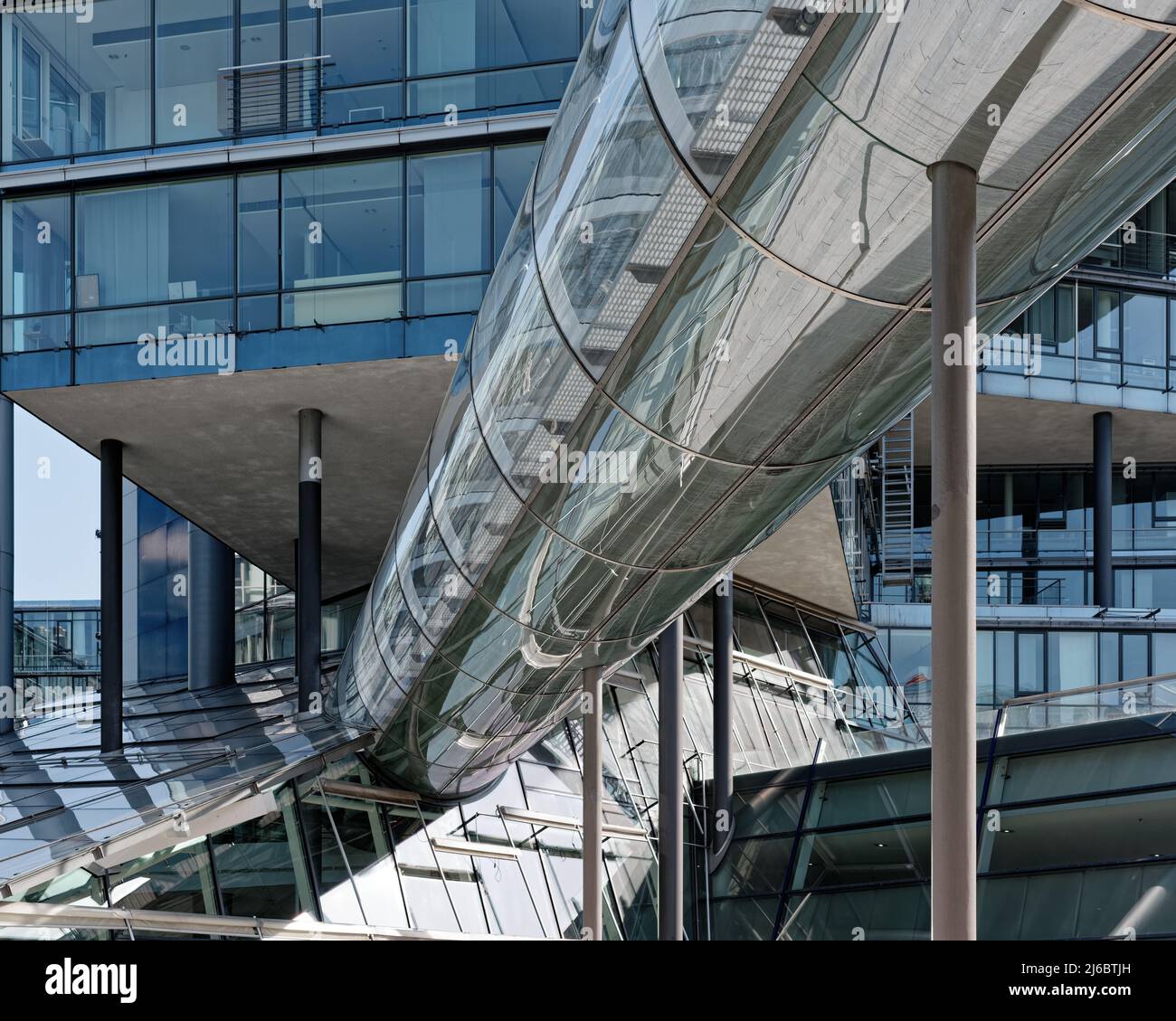 Details of a high-rise office building in Hanover, Germany ...