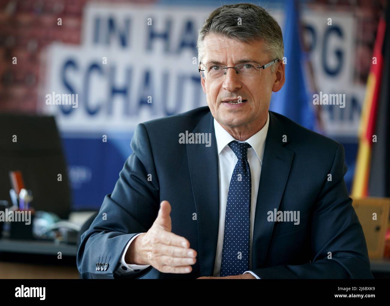 PRODUCTION - 25 April 2022, Hamburg: Ralf Martin Meyer, Chief of Police ...