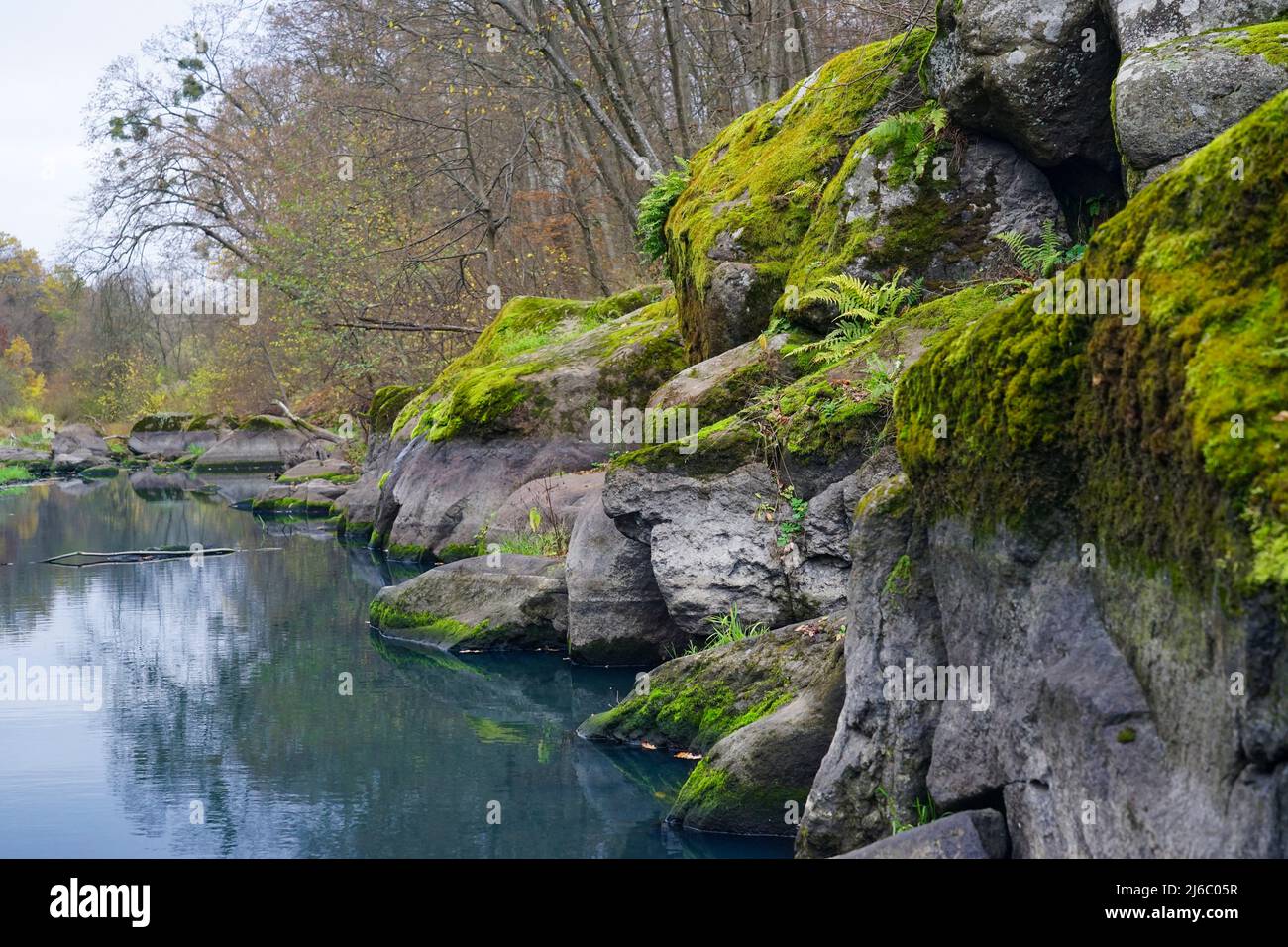 Falling stones hi-res stock photography and images - Alamy