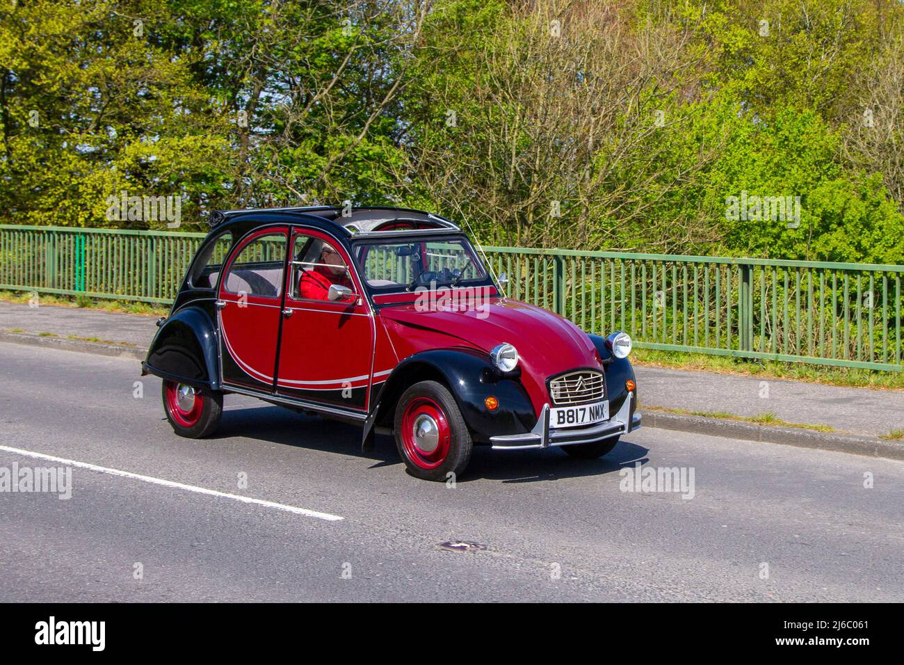 1985 80s eighties red Citroen 2CV SPECIAL 602cc petrol 4 speed manual ...