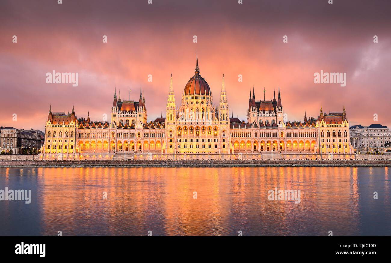 Hungarian Parliament building at sunrise in Budapest, Hungary Stock ...