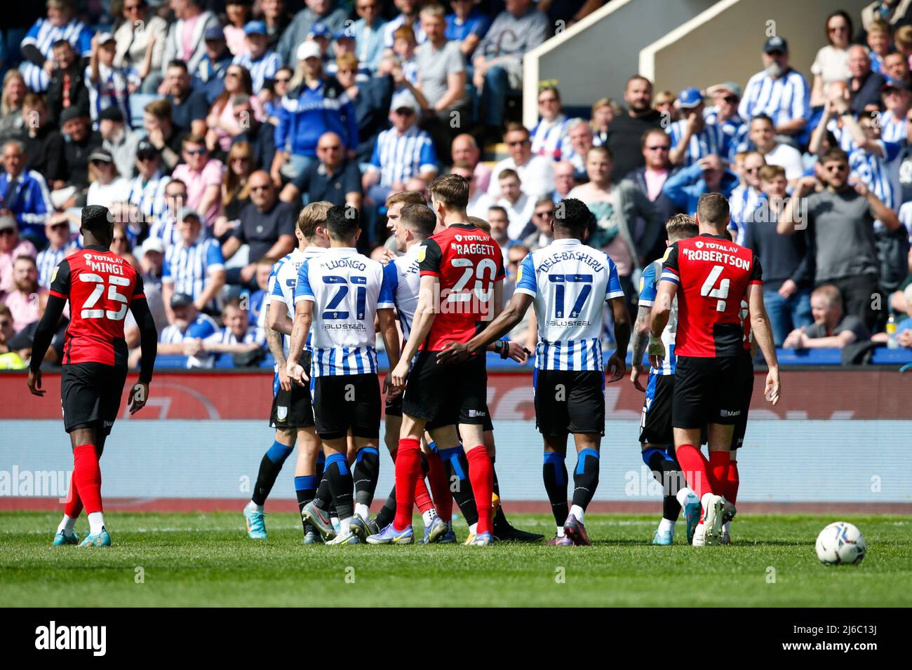 Soccer teams clash hi-res stock photography and images - Alamy