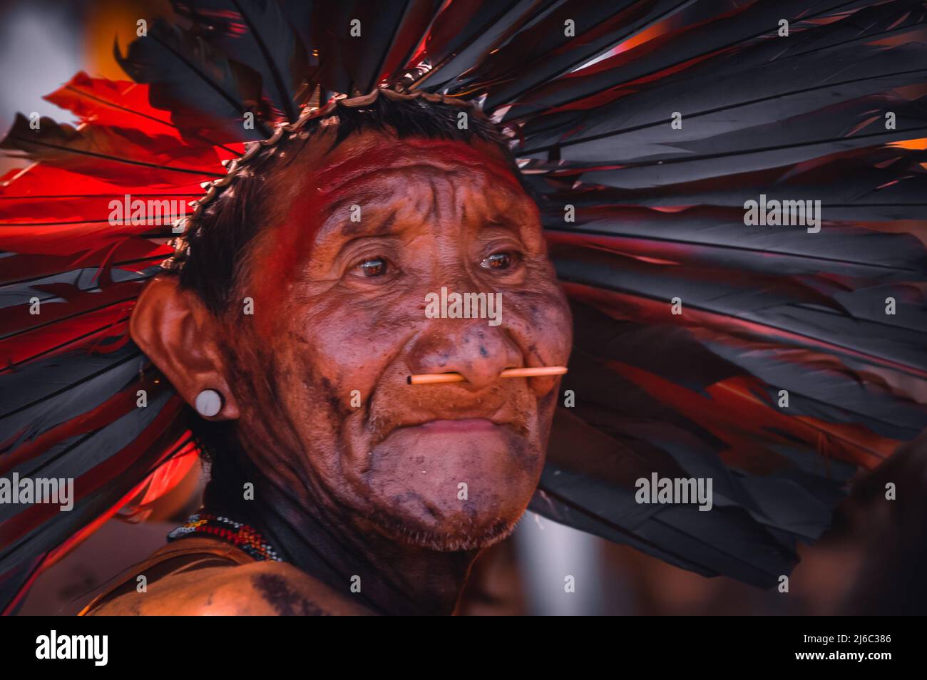 American indian tribe leader head hi-res stock photography and images ...