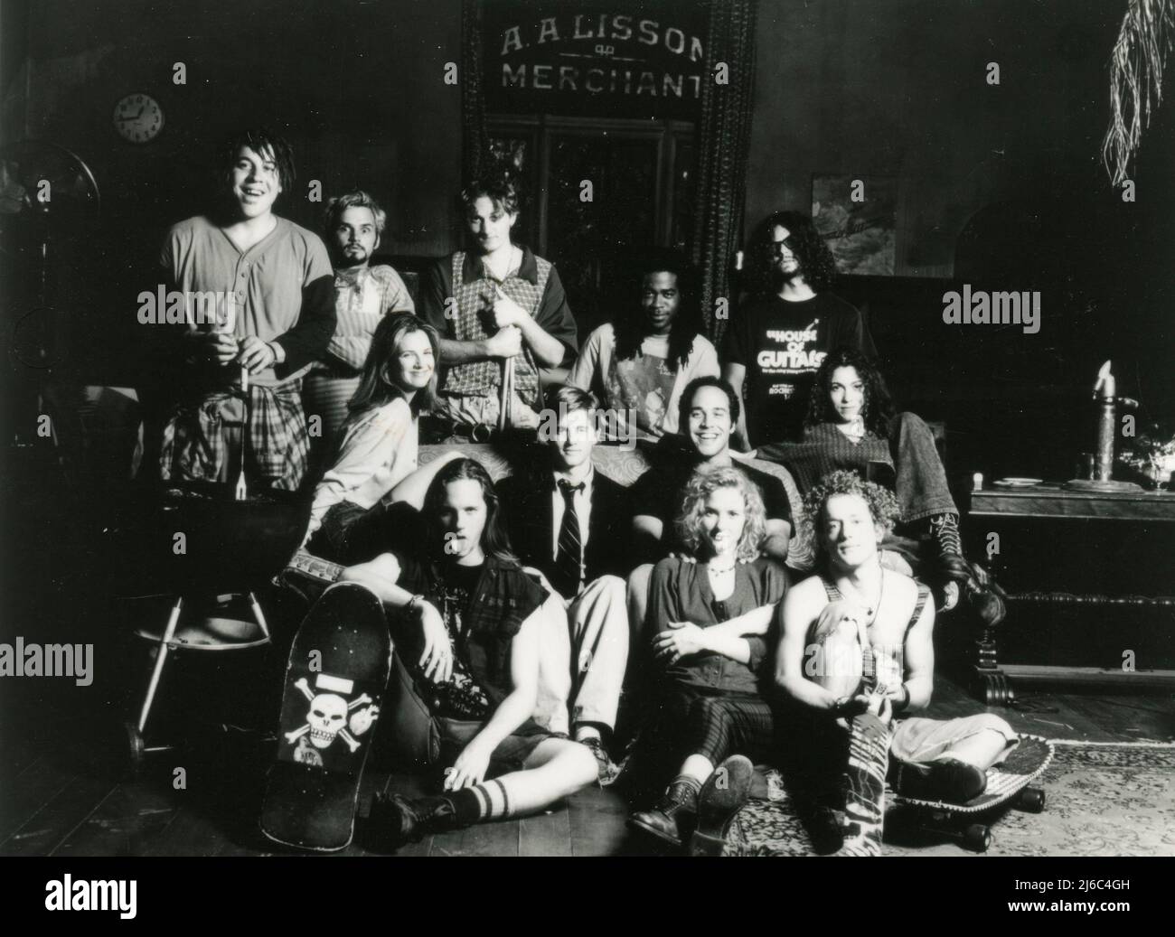 Cast of actors and actresses hi-res stock photography and images - Alamy