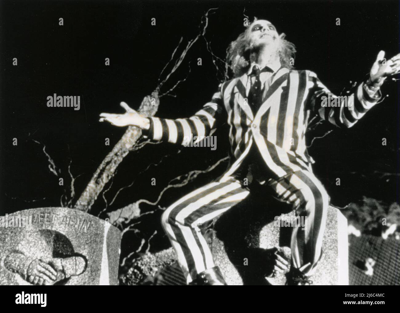Michael keaton beetlejuice 1988 hi-res stock photography and images - Alamy