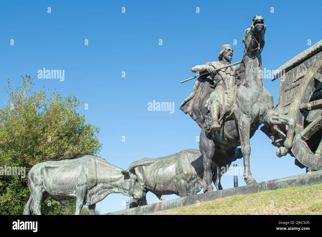 Monument to the cart, work of the artist Jose Belloni, Montevideo ...