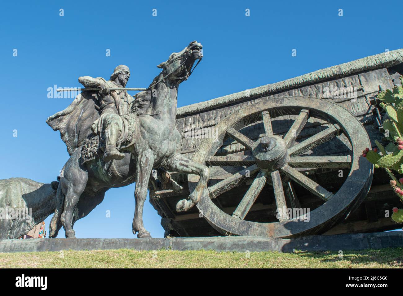 Monument to the cart, work of the artist Jose Belloni, Montevideo ...