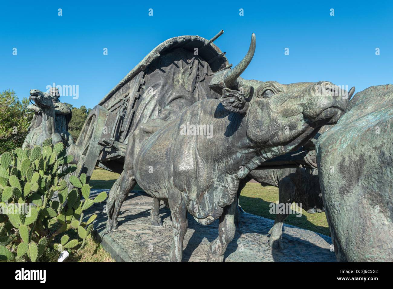 Monument to the cart, work of the artist Jose Belloni, Montevideo ...