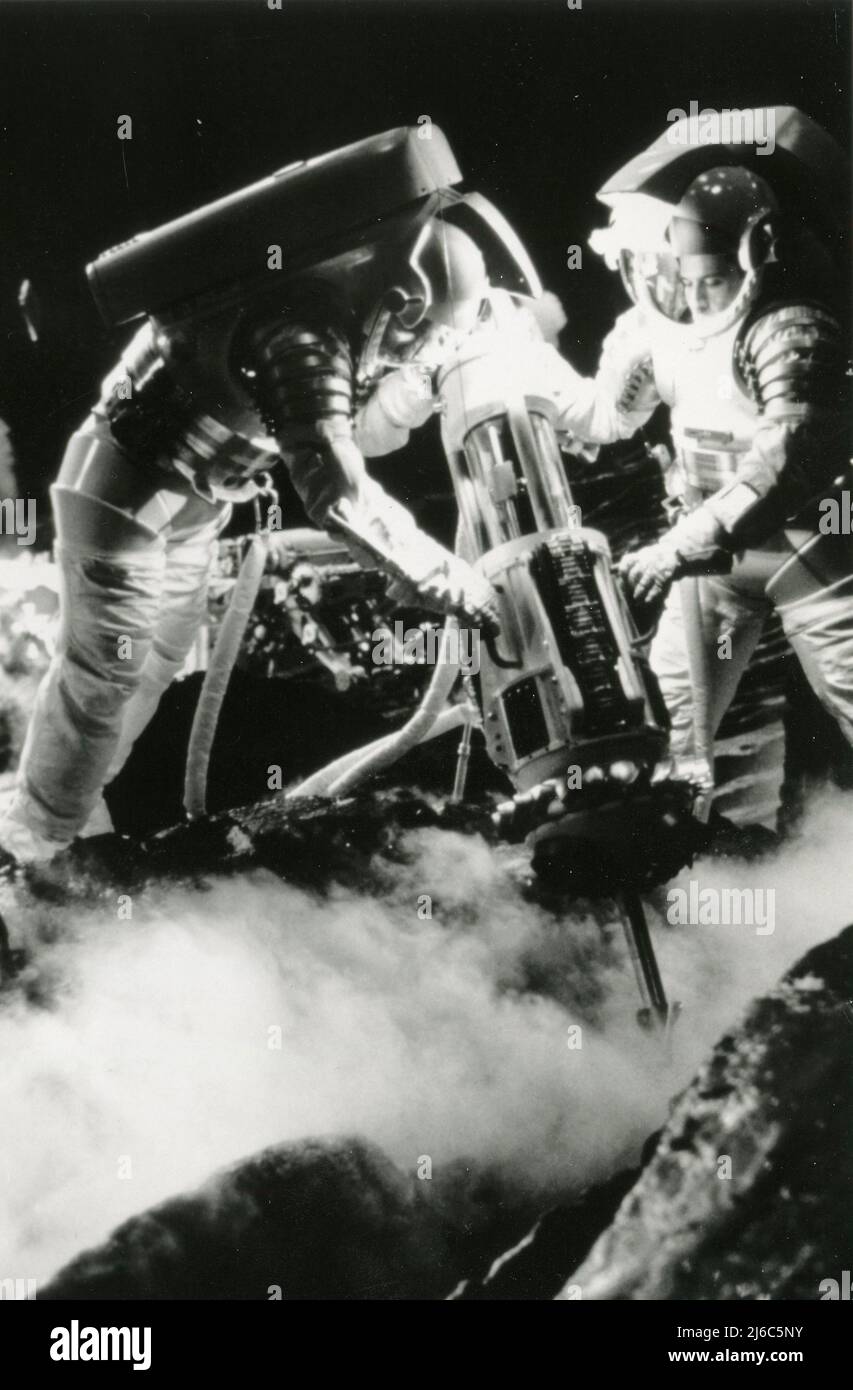 Scene deep impact 1998 hi-res stock photography and images - Alamy