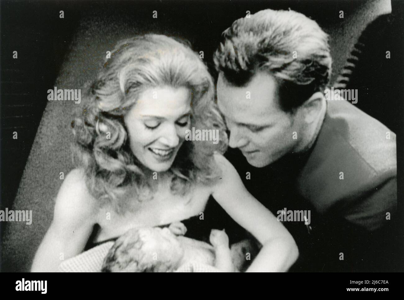 Star trek voyager jennifer lien hi-res stock photography and images - Alamy