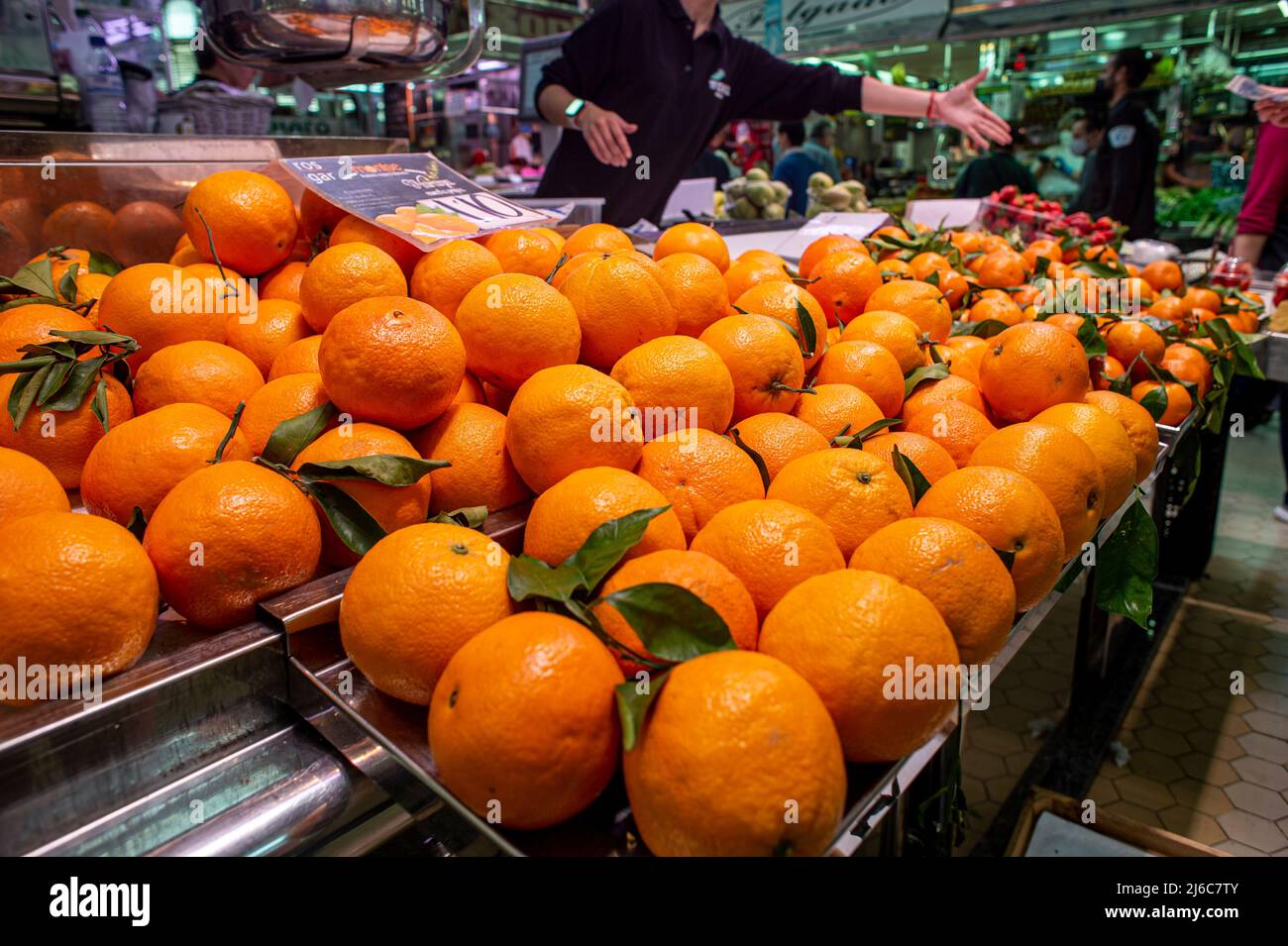 Valencia oranges hi-res stock photography and images - Alamy