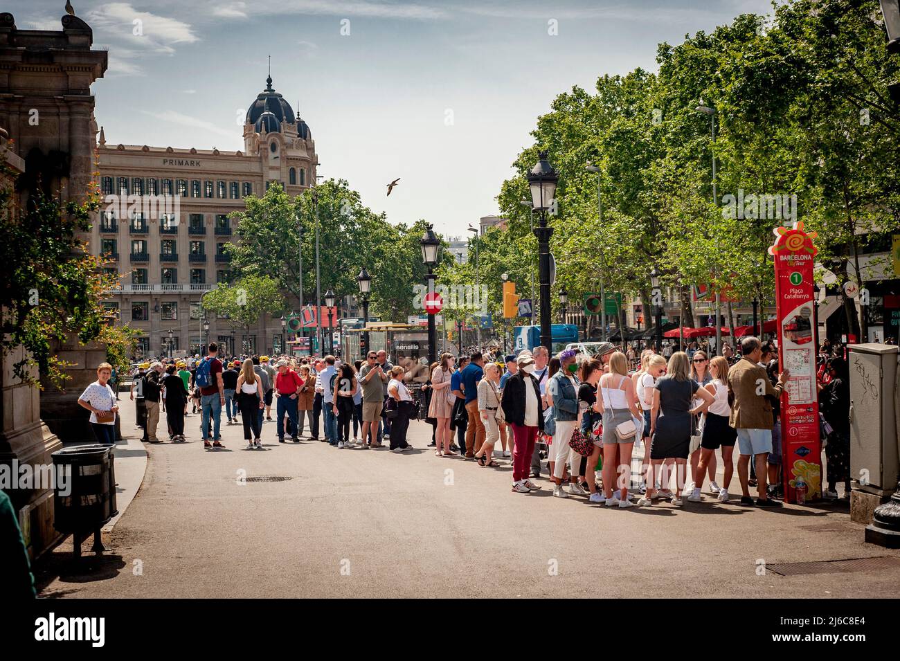 Overcrowding bus hi-res stock photography and images - Alamy