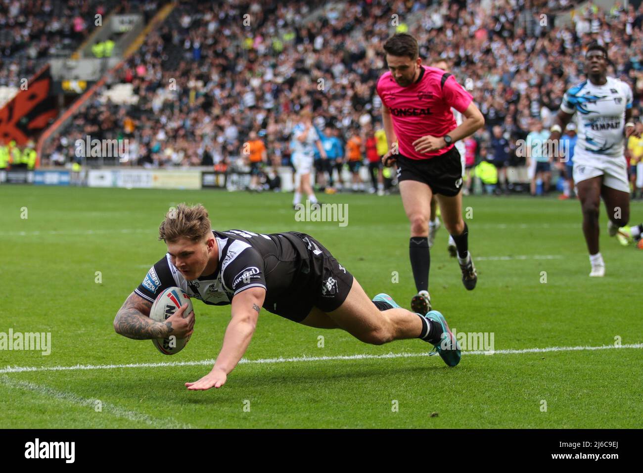 Denive Balmforth #33 of Hull FC dives in to score his debut try after ...