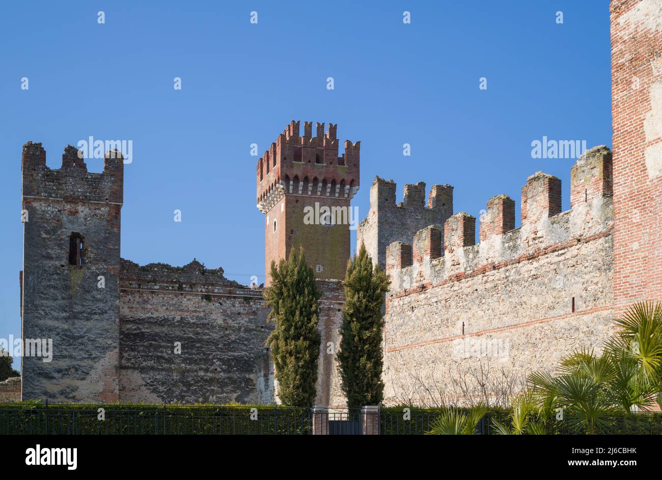Italy, Lazise, wiew of the Scaligero castle and the city wall Stock ...