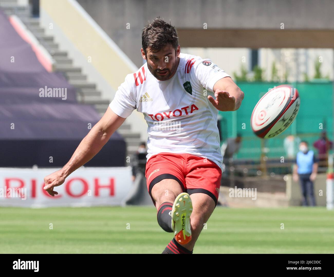 April 30, 2022, Tokyo, Japan - Toyota Verblitz fly half Lionel Cronie ...
