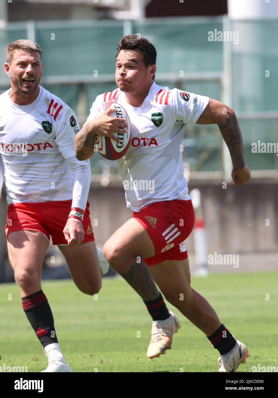 April 30, 2022, Tokyo, Japan - Toyota Verblitz center Charlie Lawrence ...