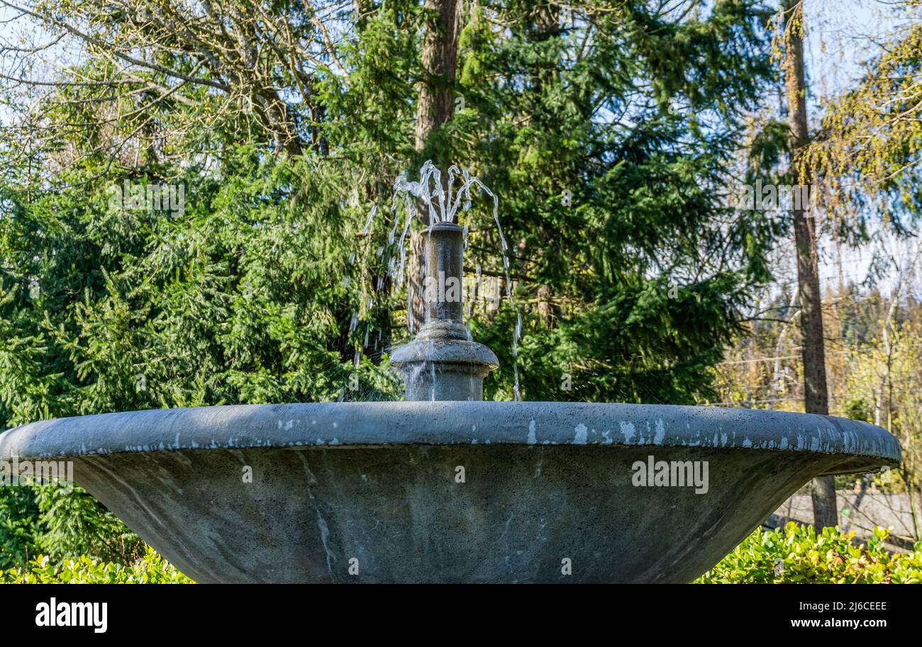 Fountain spewing water hi-res stock photography and images - Alamy
