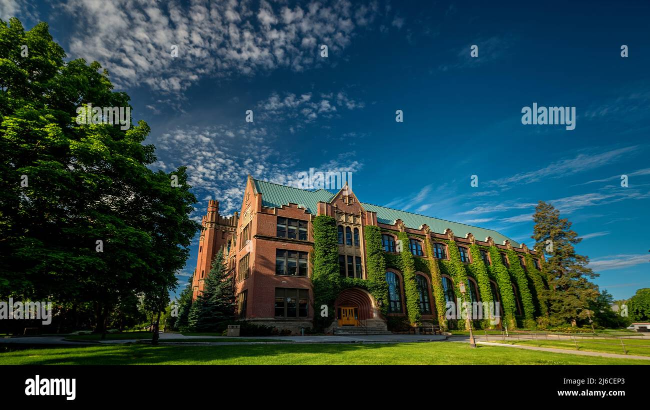 Admin building hi-res stock photography and images - Alamy