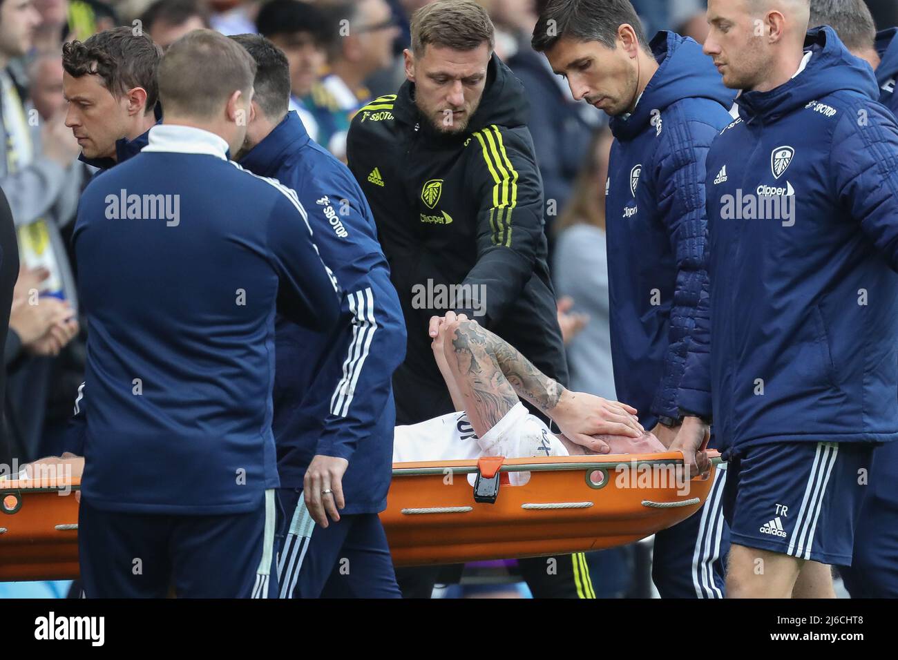 English league soccer football stretcher hi-res stock photography and ...