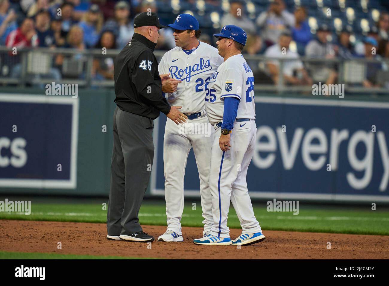 April 29 20261: Kansas City manager Mike Matheny (22) argues a call ...