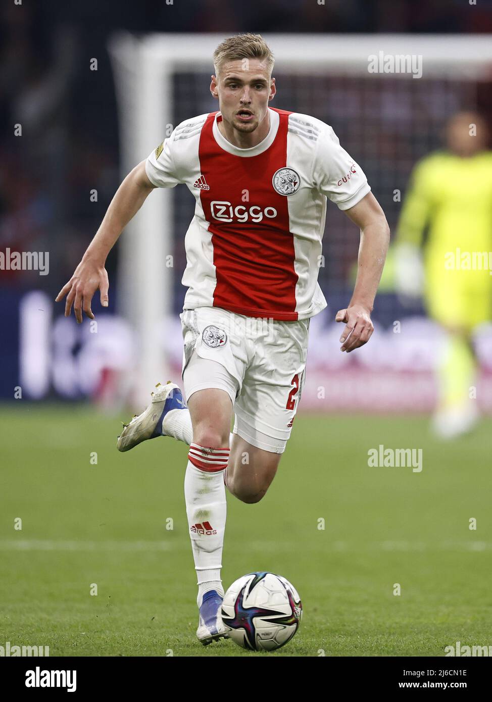 Stood full 2021 2022 football uniform hi-res stock photography and ...