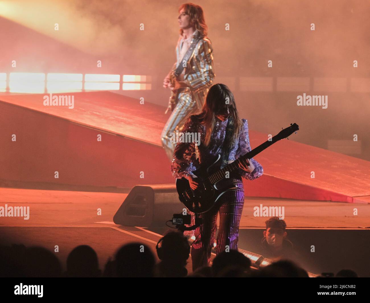 Maneskin - Victoria De Angelis e Thomas Raggi during Maneskin Live ...