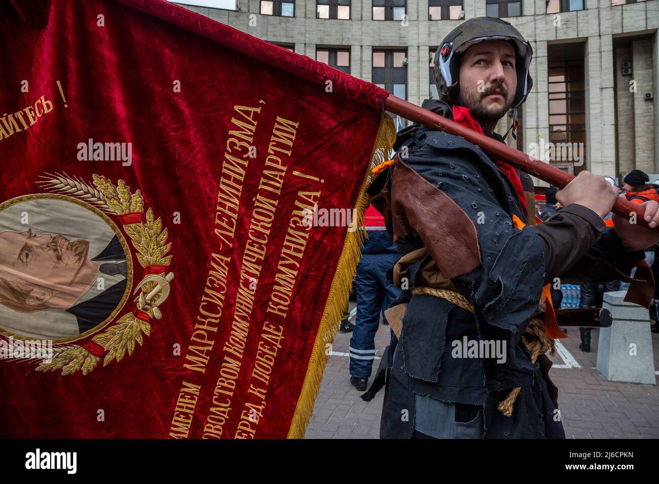 Soviet flag walks hi-res stock photography and images - Alamy