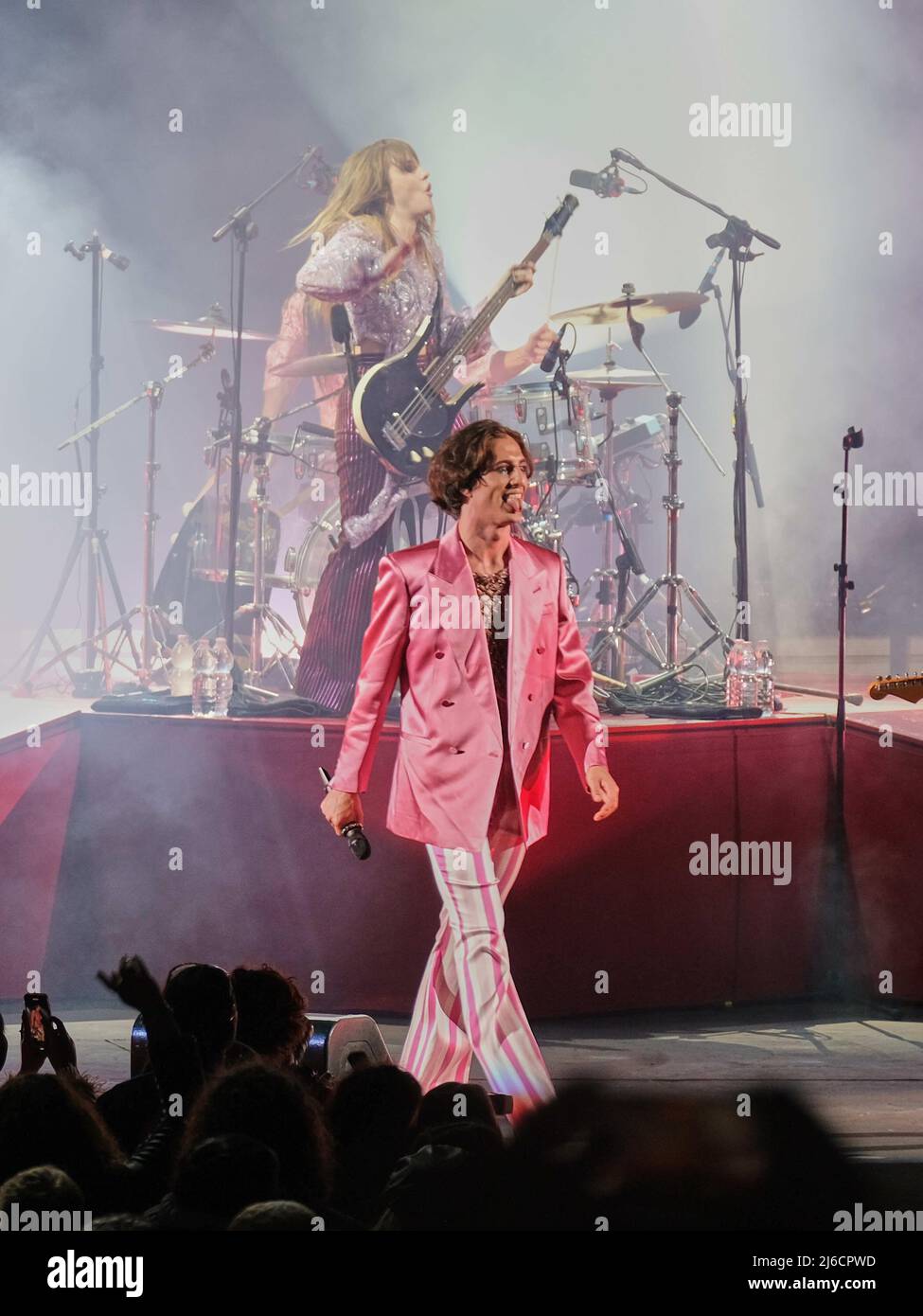 Maneskin - Victoria De Angelis e Damiano David during Maneskin Live ...
