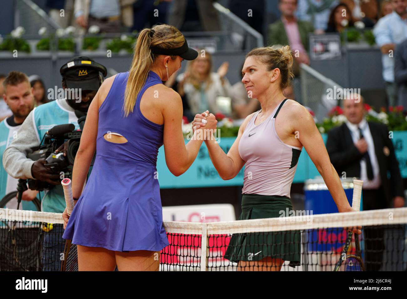 Paula badosa racket hi-res stock photography and images - Alamy